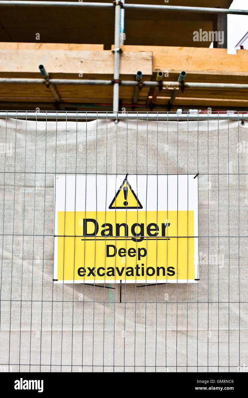Danger notices hi-res stock photography and images - Alamy