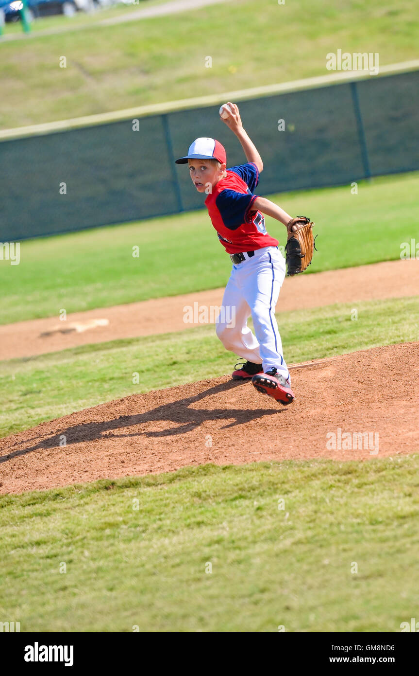Little league baseball pitcher Stock Photo - Alamy