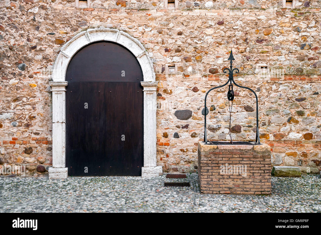 Front entrance stone tower hi-res stock photography and images - Alamy