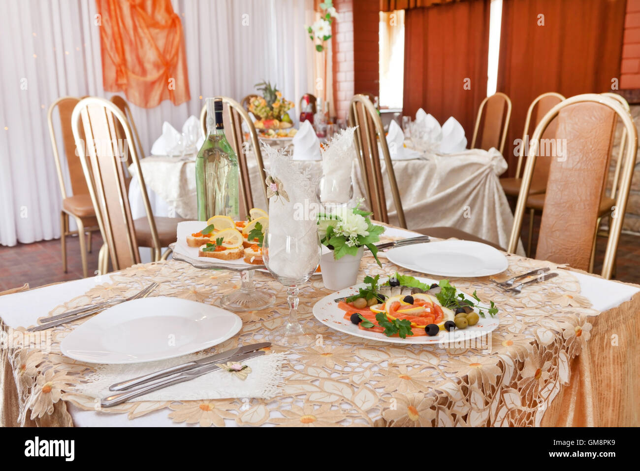 Wedding table setting Stock Photo - Alamy