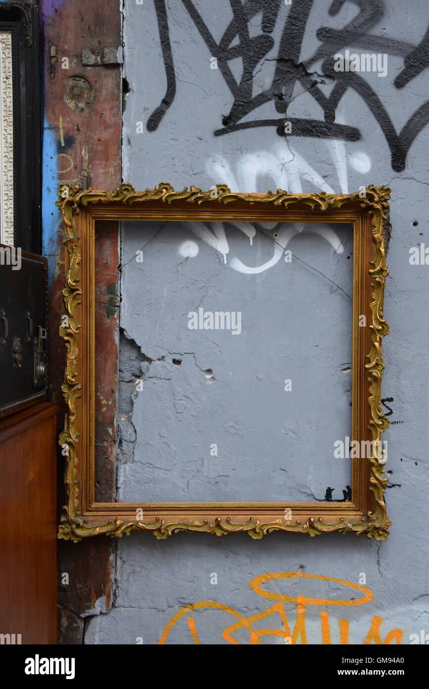 Broken picture frame hi-res stock photography and images - Alamy