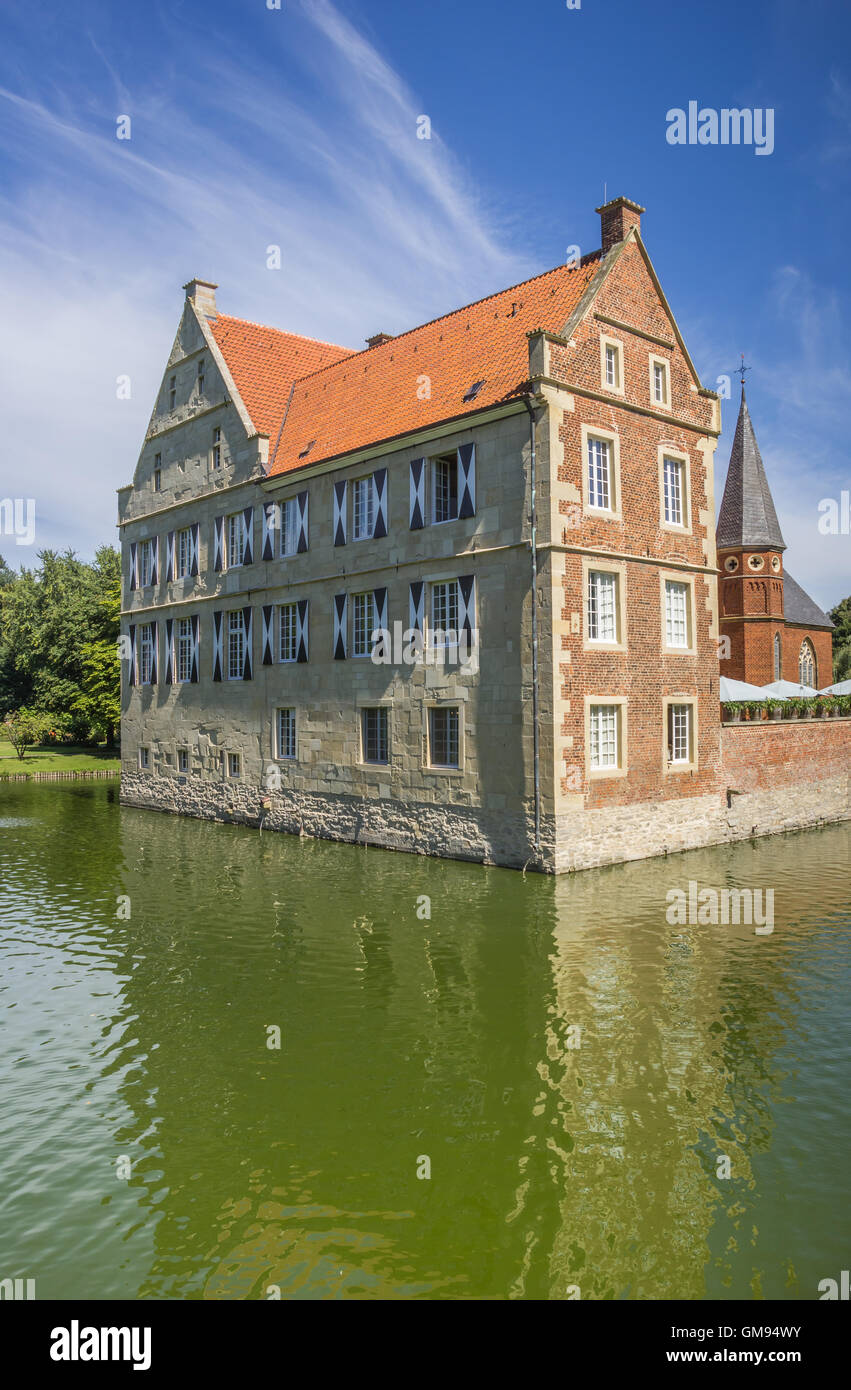 Hulshoff water castle hi-res stock photography and images - Alamy