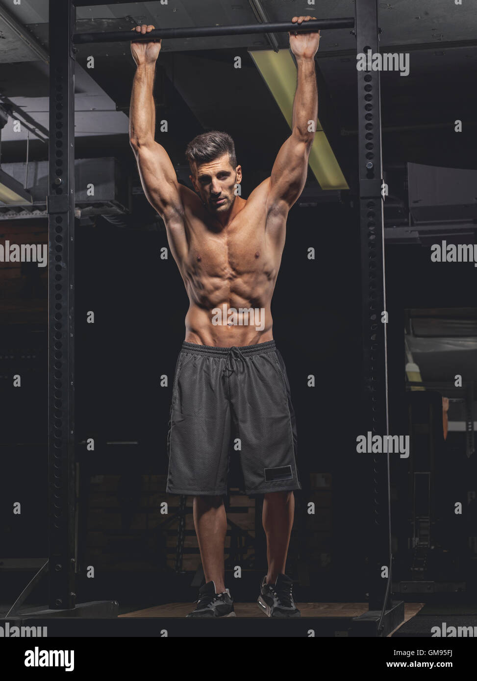 Bodybuilder in gym Stock Photo - Alamy