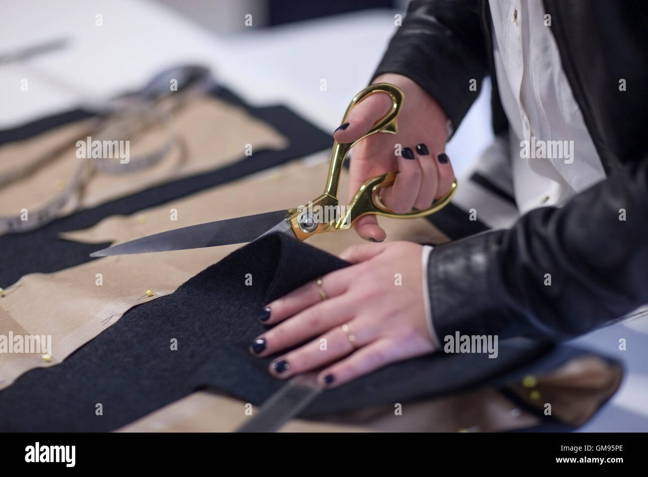 Cutting fabric pattern hi-res stock photography and images - Alamy