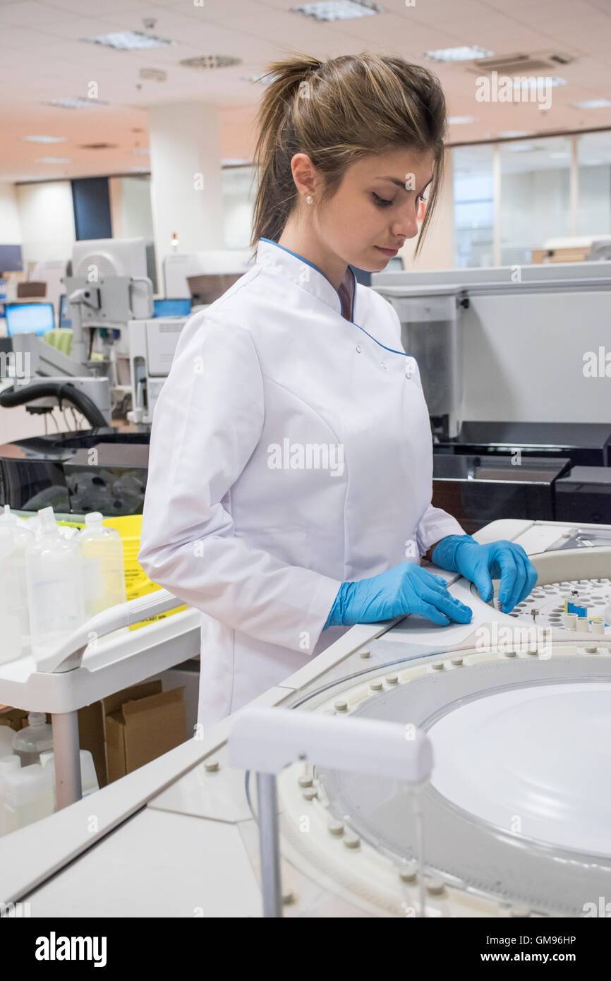 Autoanalyzer hi-res stock photography and images - Alamy