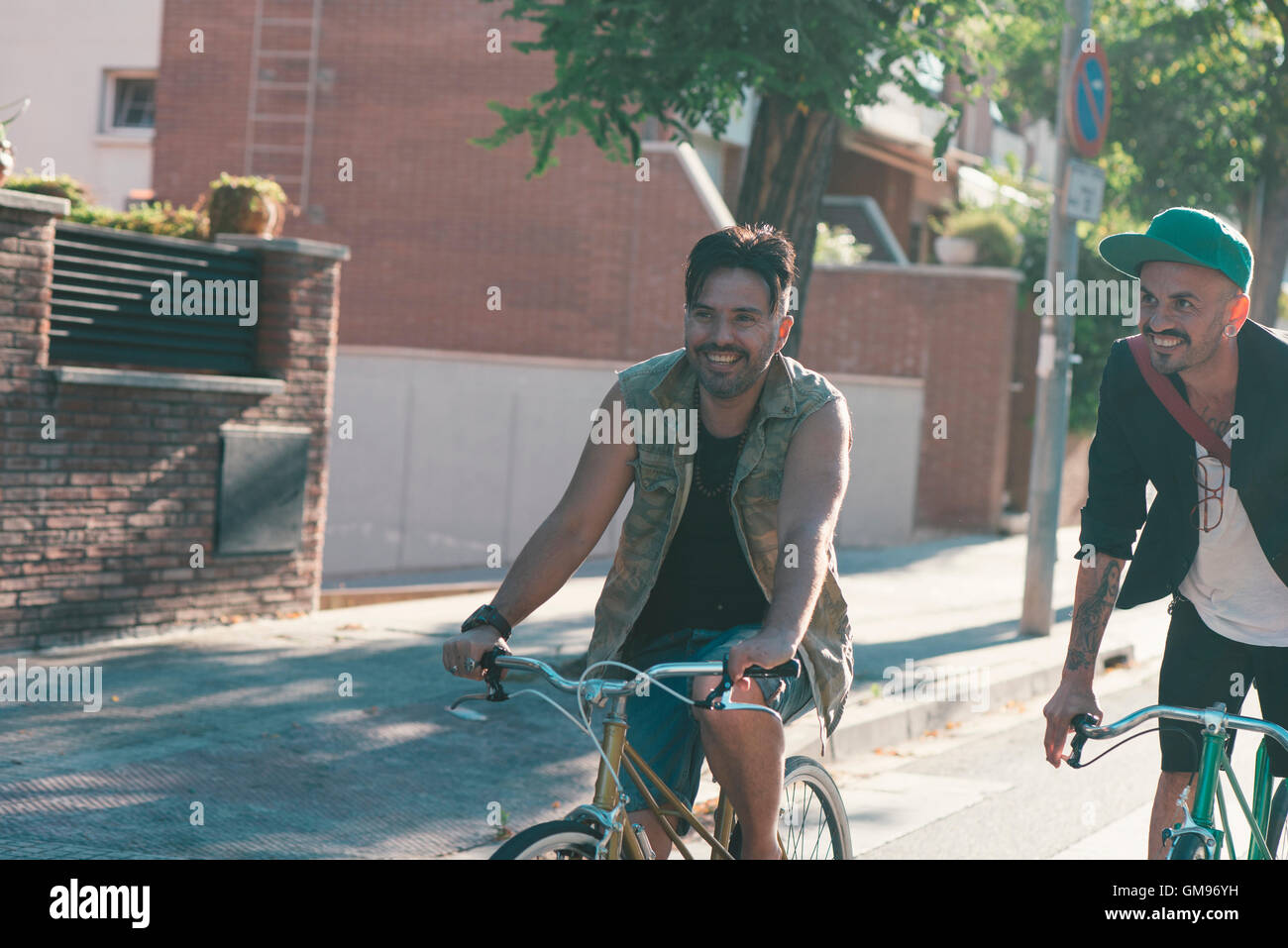 Smilng man hi-res stock photography and images - Alamy