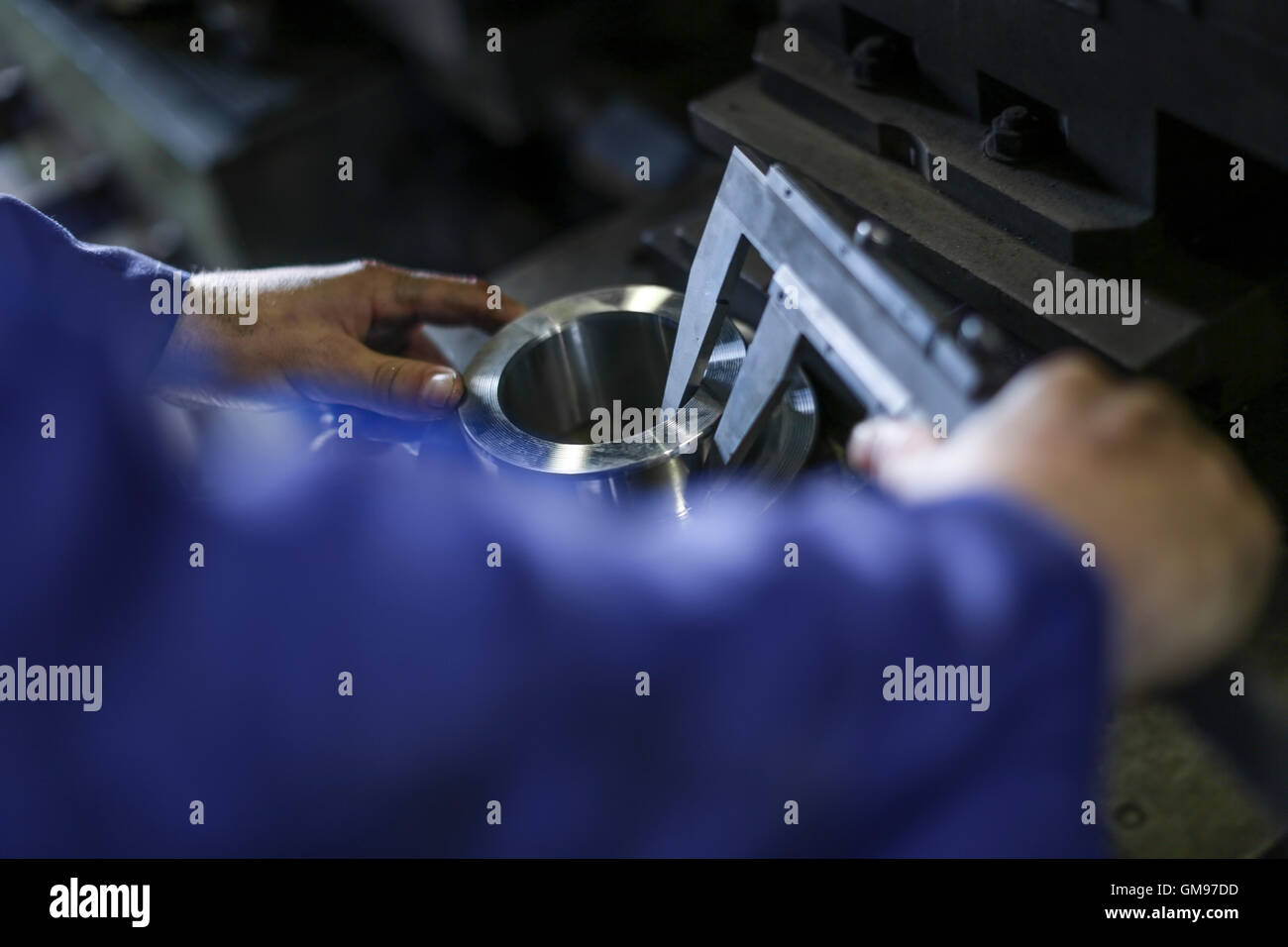 Using vernier caliper hi-res stock photography and images - Alamy