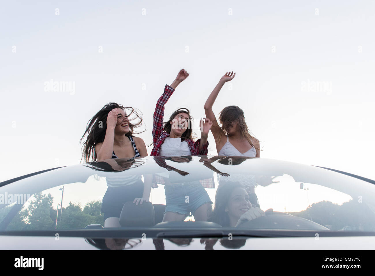Singing in the car friends hi-res stock photography and images - Alamy