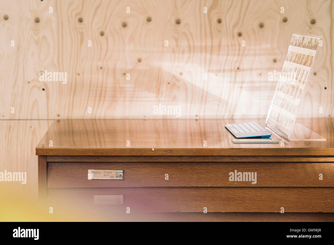 Futuristic wall hi-res stock photography and images - Alamy