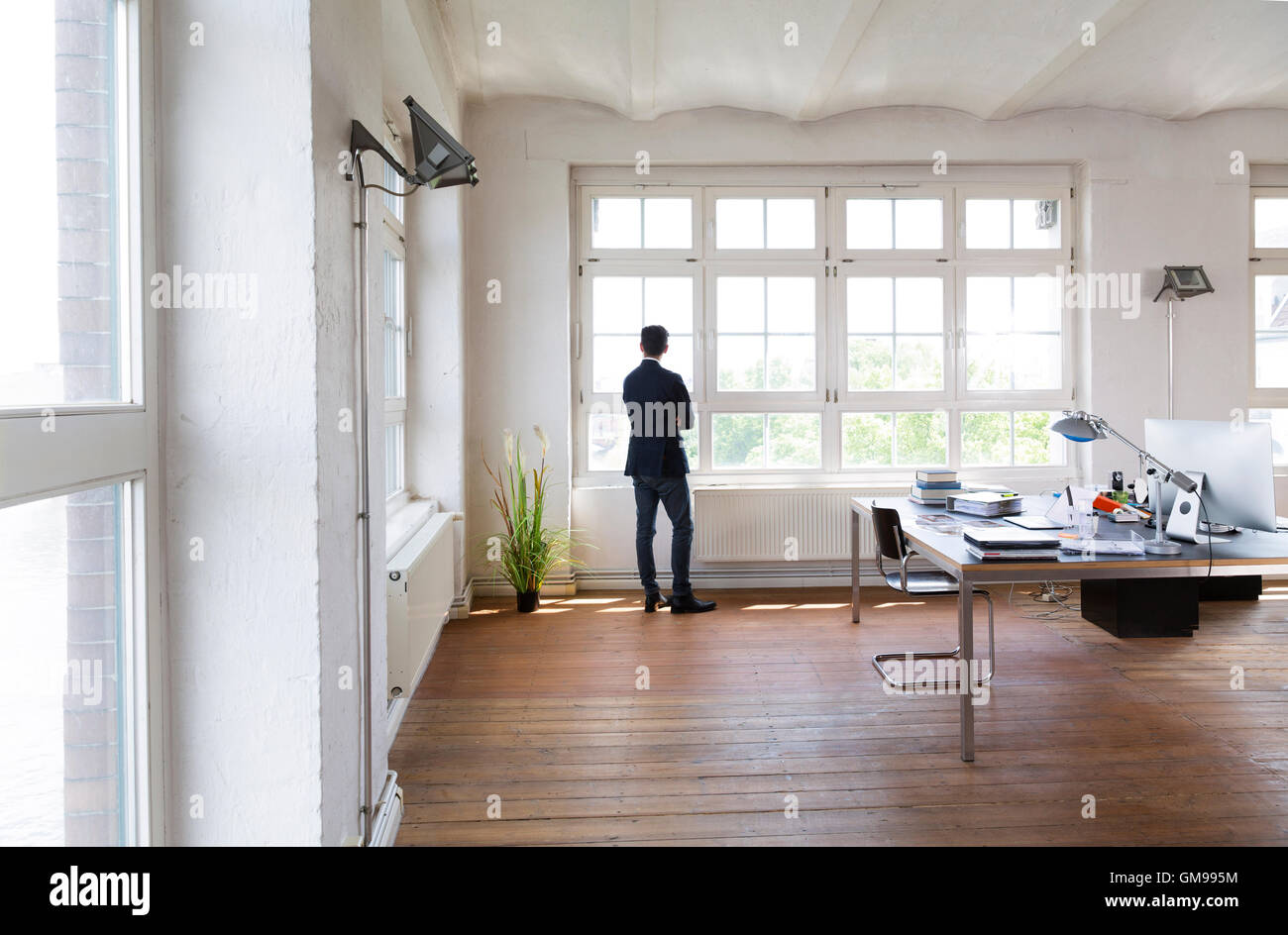 Out of office hi-res stock photography and images - Alamy