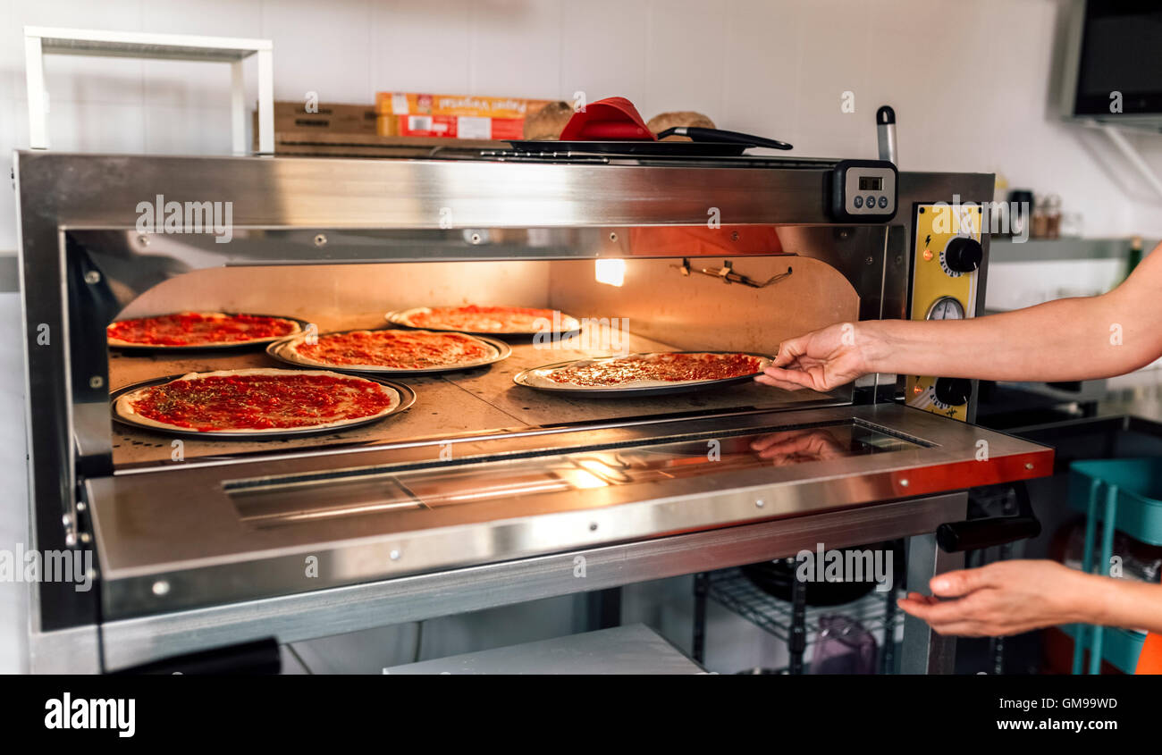Medium pizza hi-res stock photography and images - Alamy