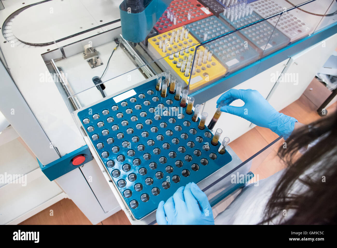 Aliquoter hi-res stock photography and images - Alamy