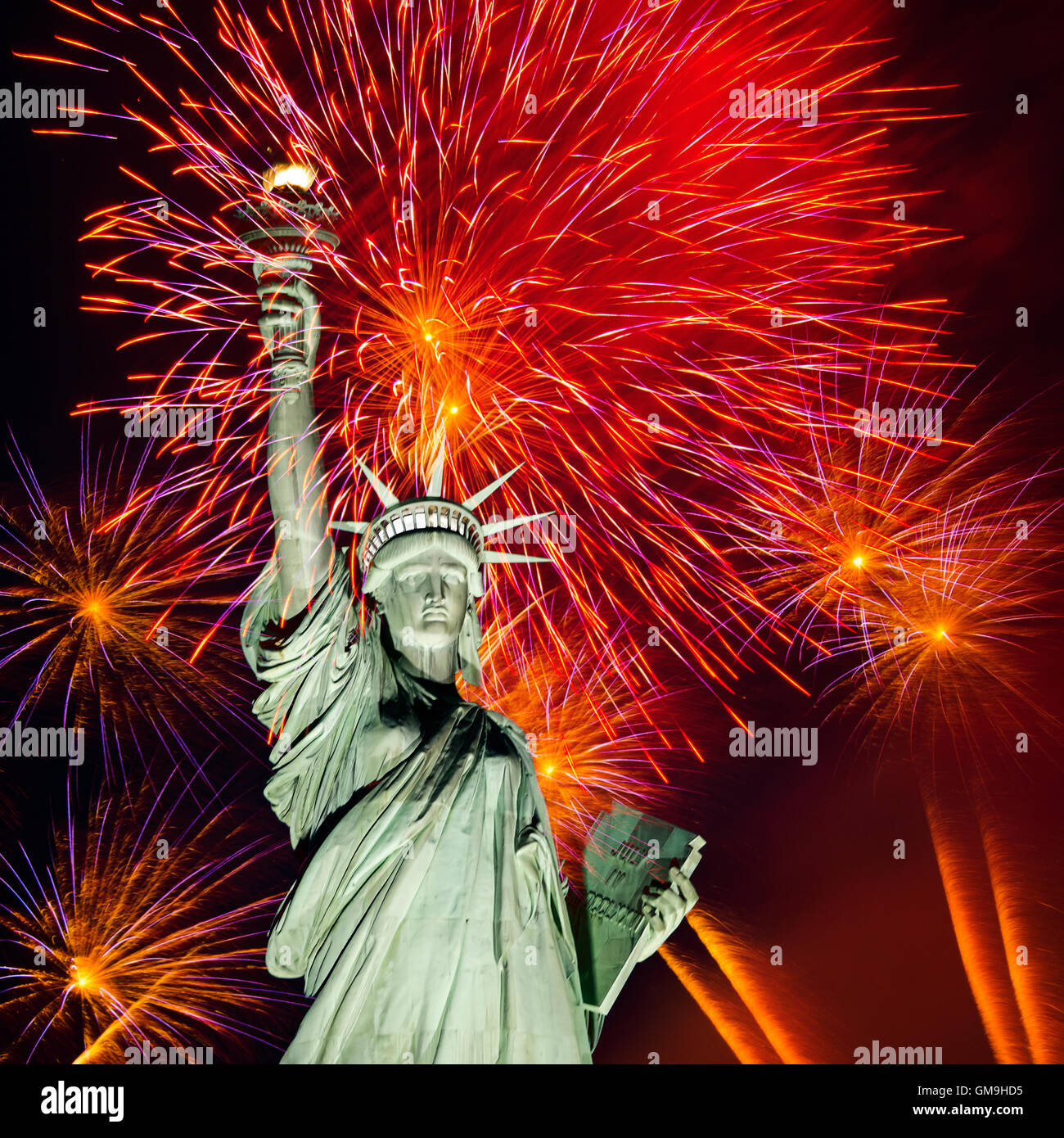 Firework display behind Statue of Liberty Stock Photo - Alamy