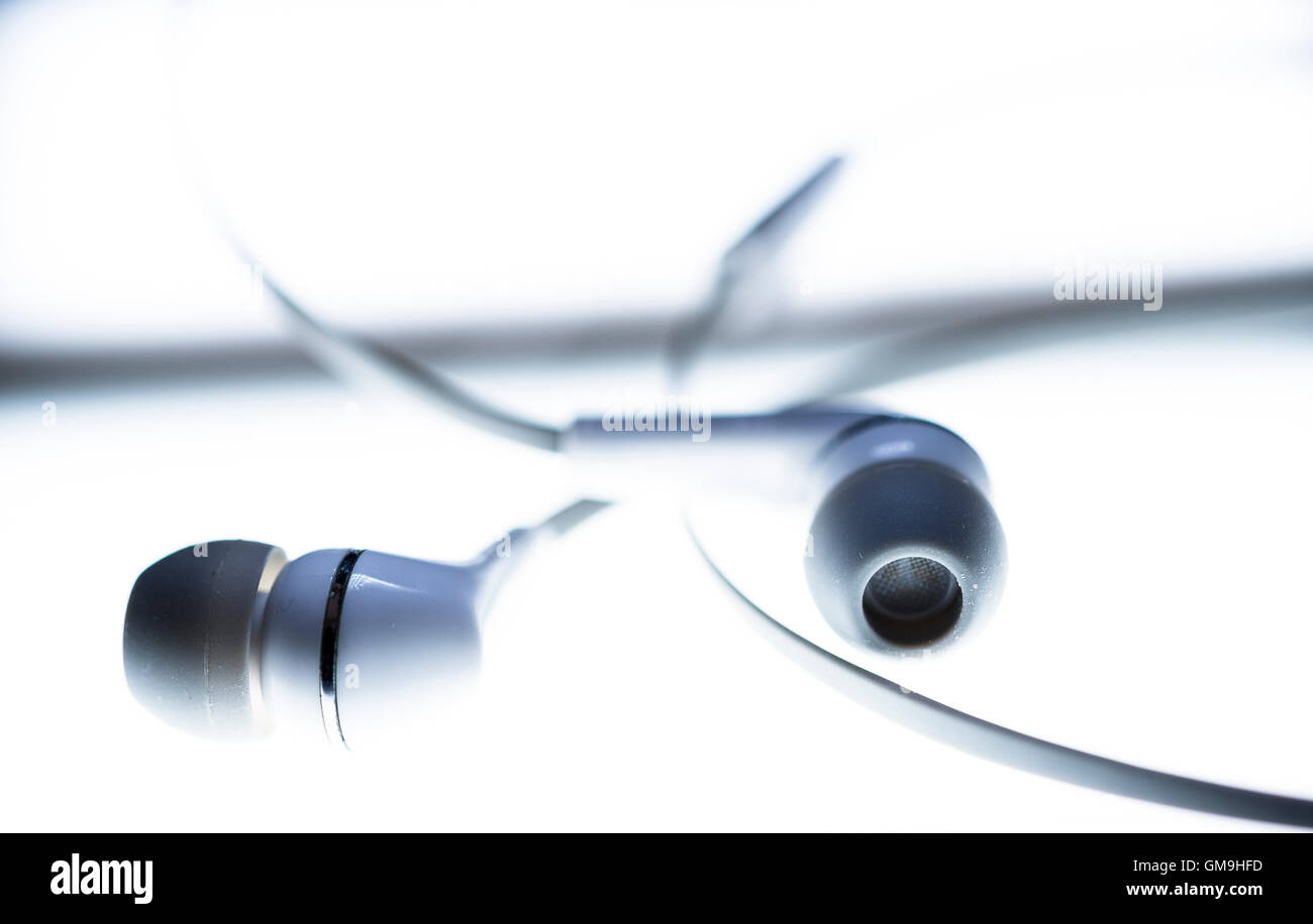 In ear headphones hi-res stock photography and images - Alamy