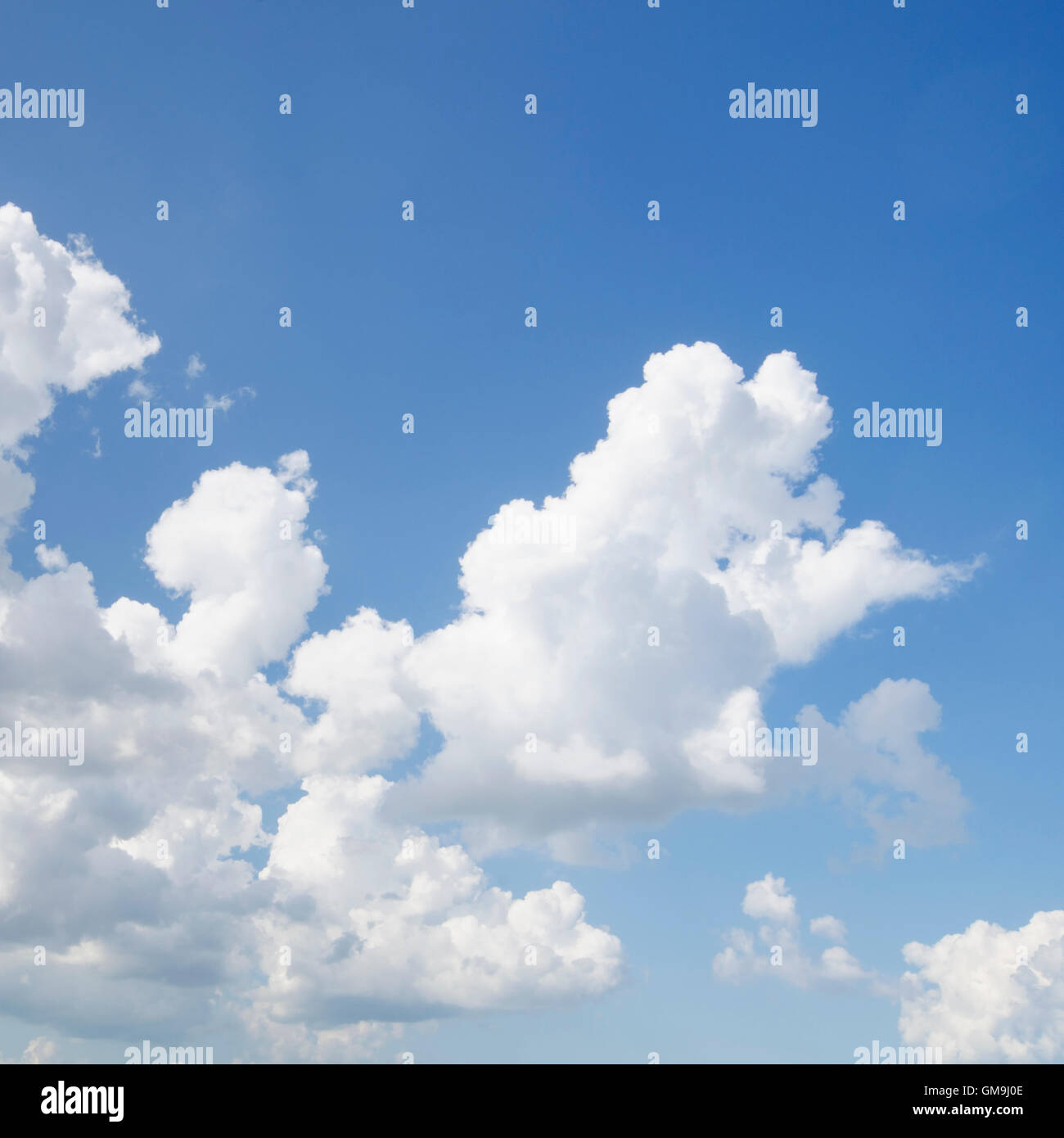 Cumulus in blue hi-res stock photography and images - Alamy