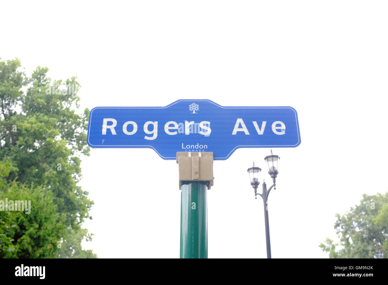 Rogers Ave street sign in London, Ontario, Canada Stock Photo - Alamy