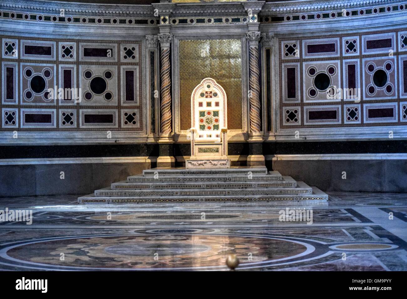 The Cathedra of Rome Stock Photo - Alamy