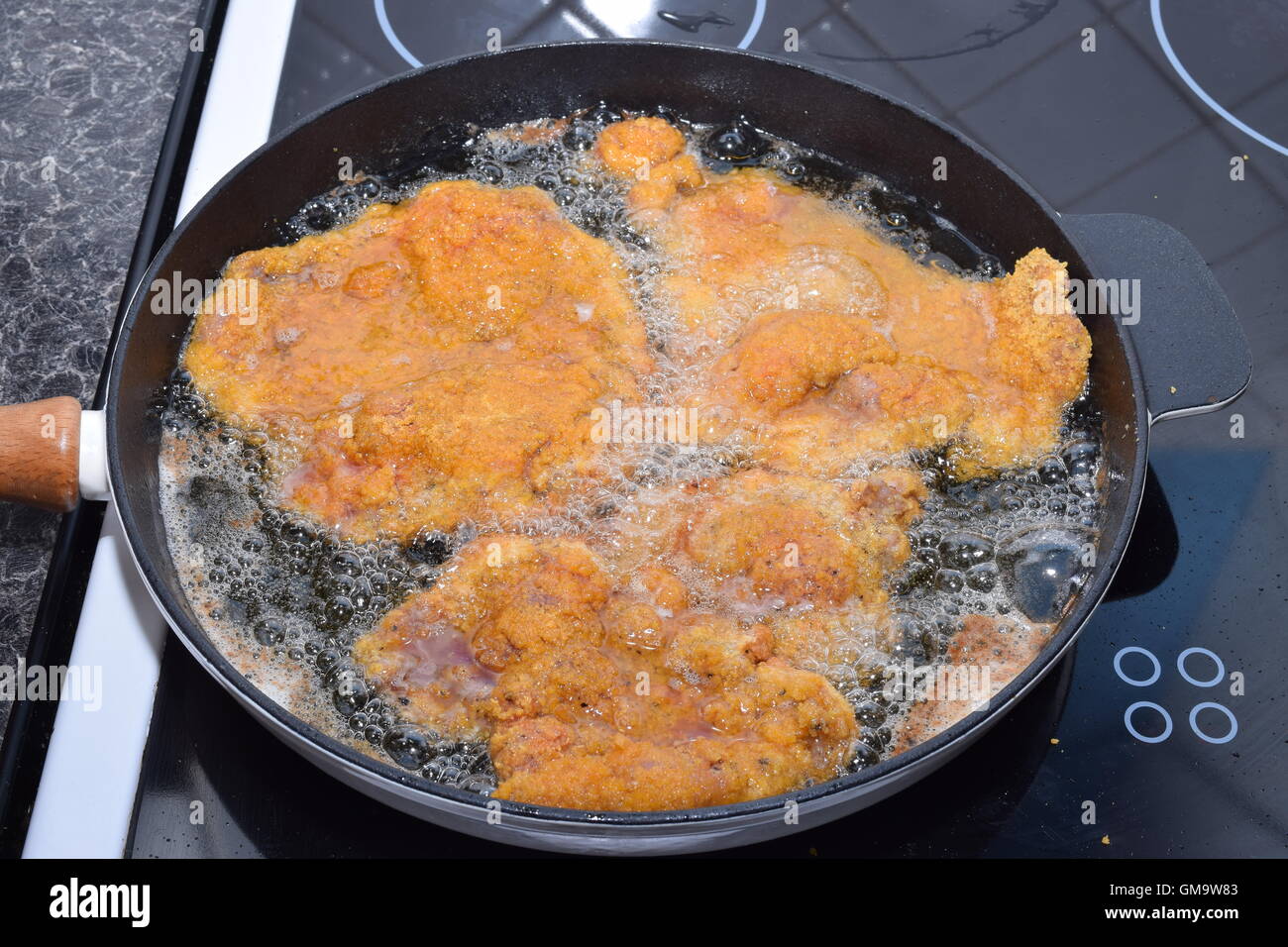 Wiener Schnitzel in a Frying Pan Stock Photo - Alamy
