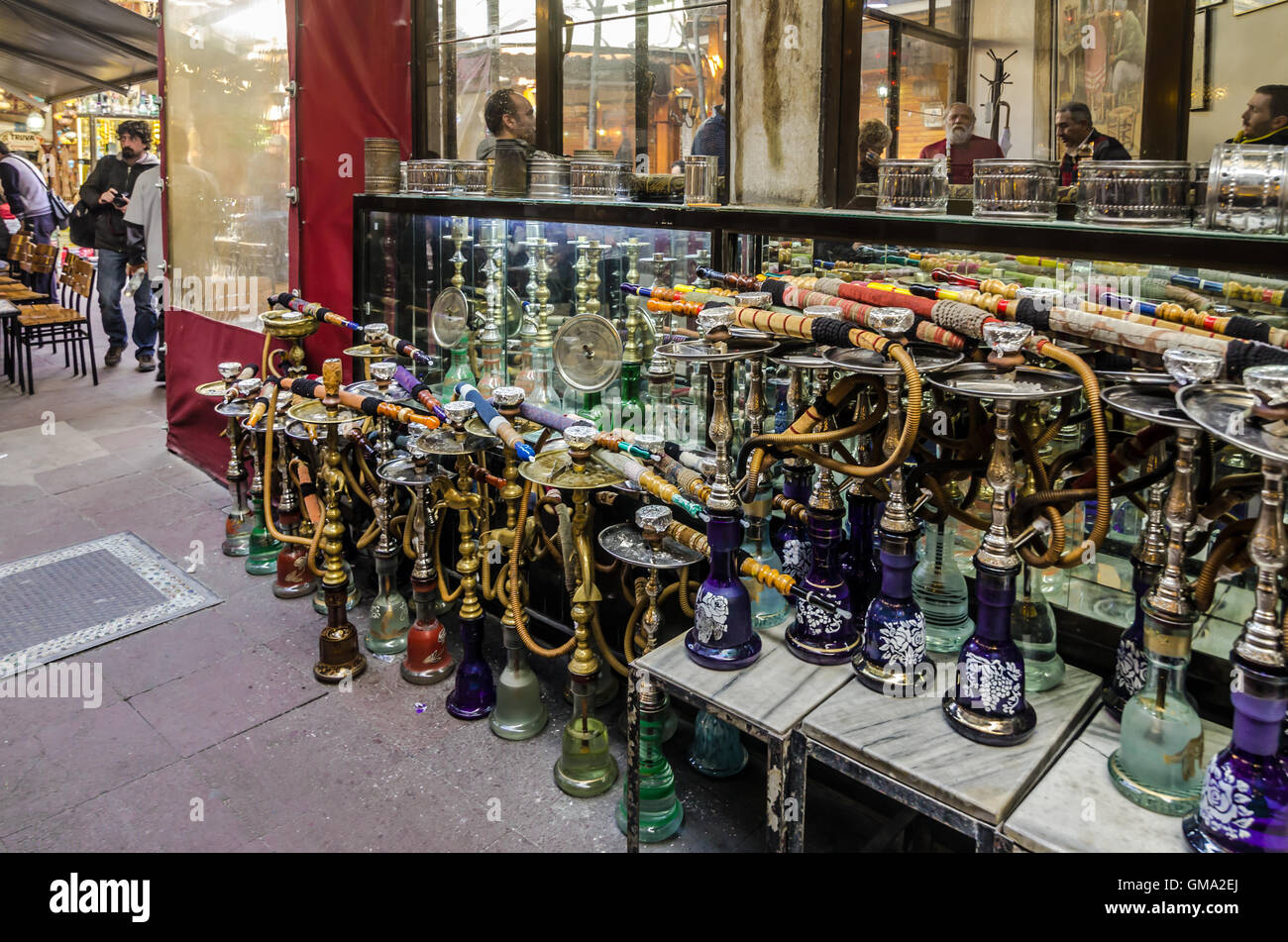 Hookah house near Beyazıt Square Stock Photo - Alamy