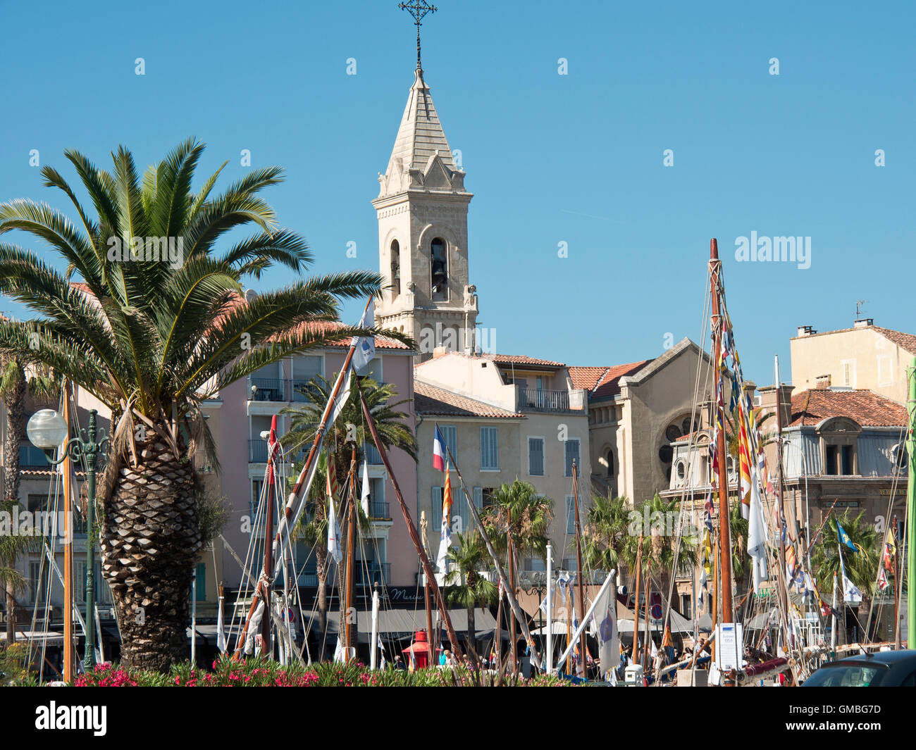 Sanary church hi-res stock photography and images - Alamy
