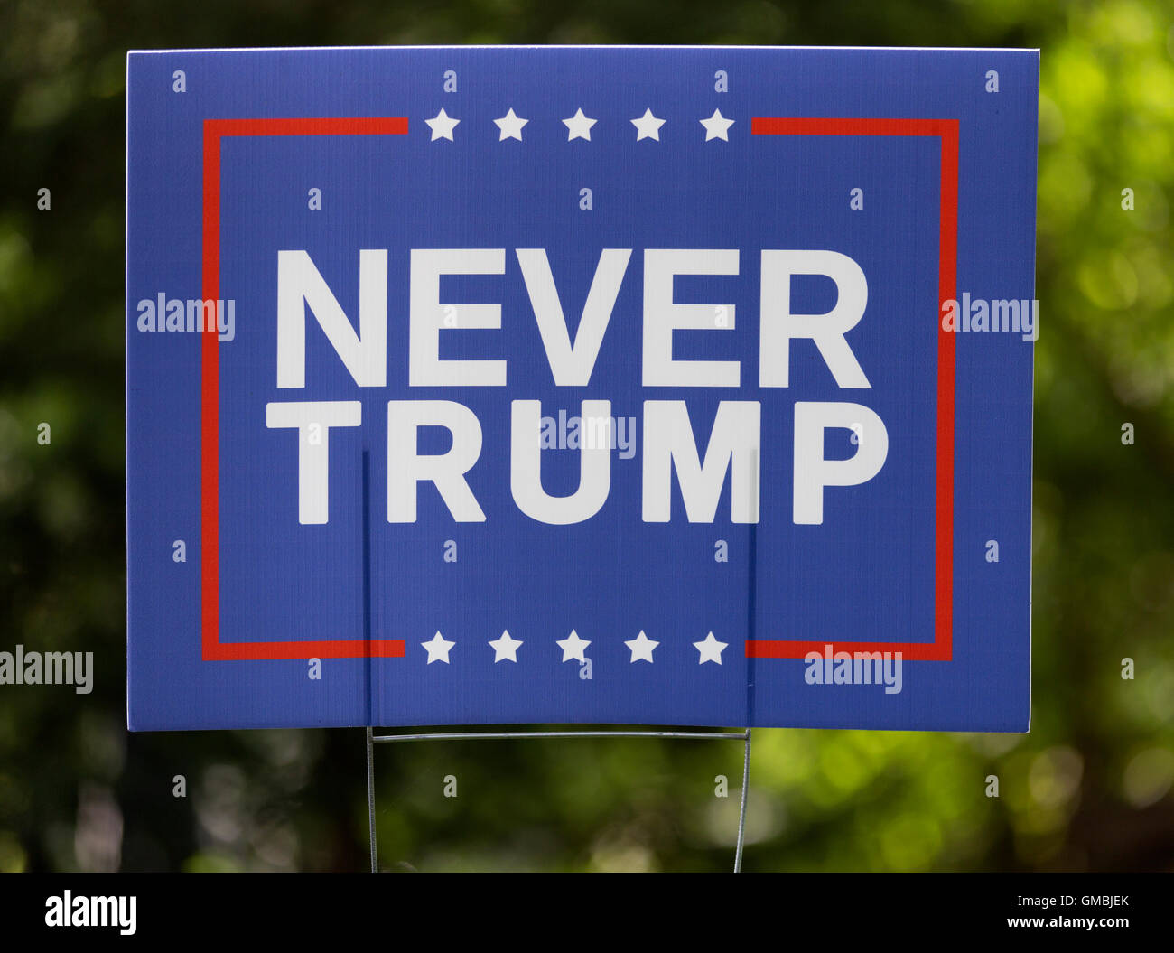 Trump sign hi-res stock photography and images - Alamy