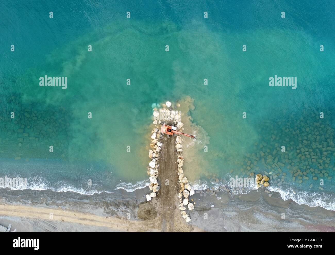Construction Wave barrier Stock Photo - Alamy