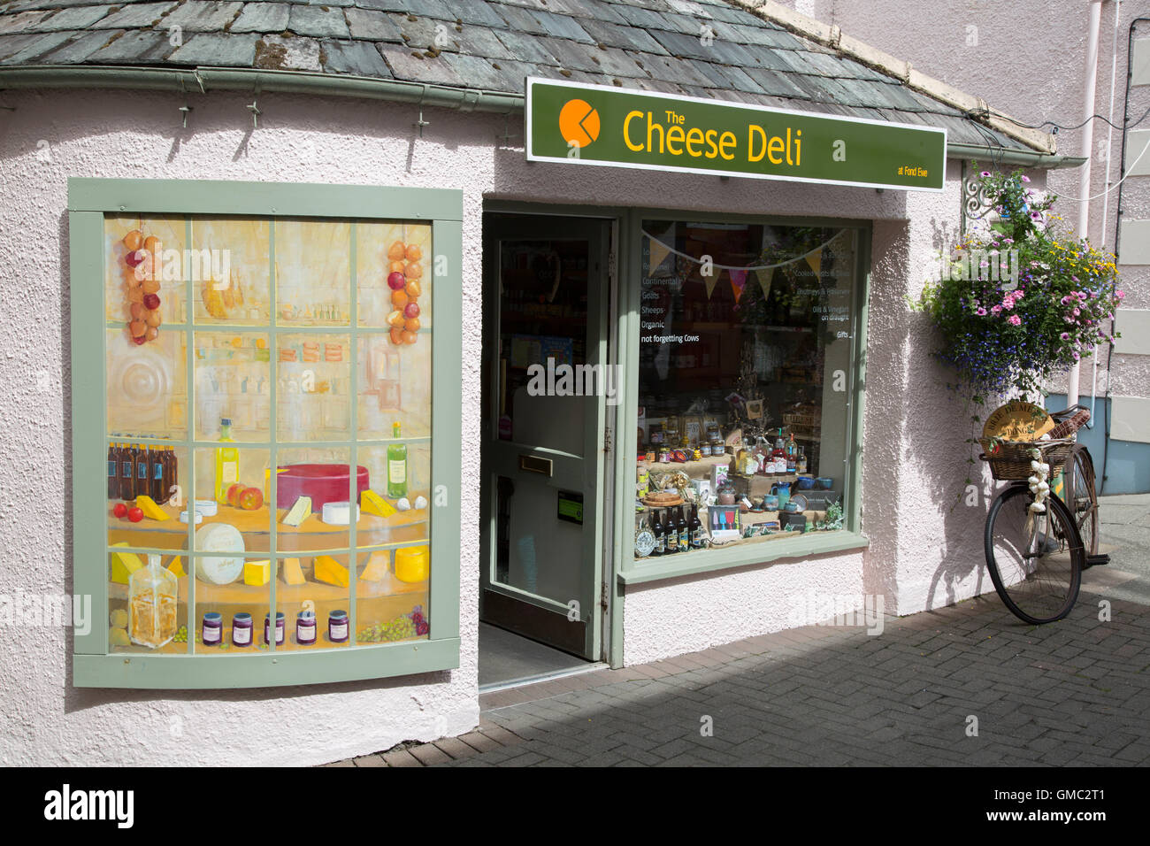 Deli shop sign hi-res stock photography and images - Alamy