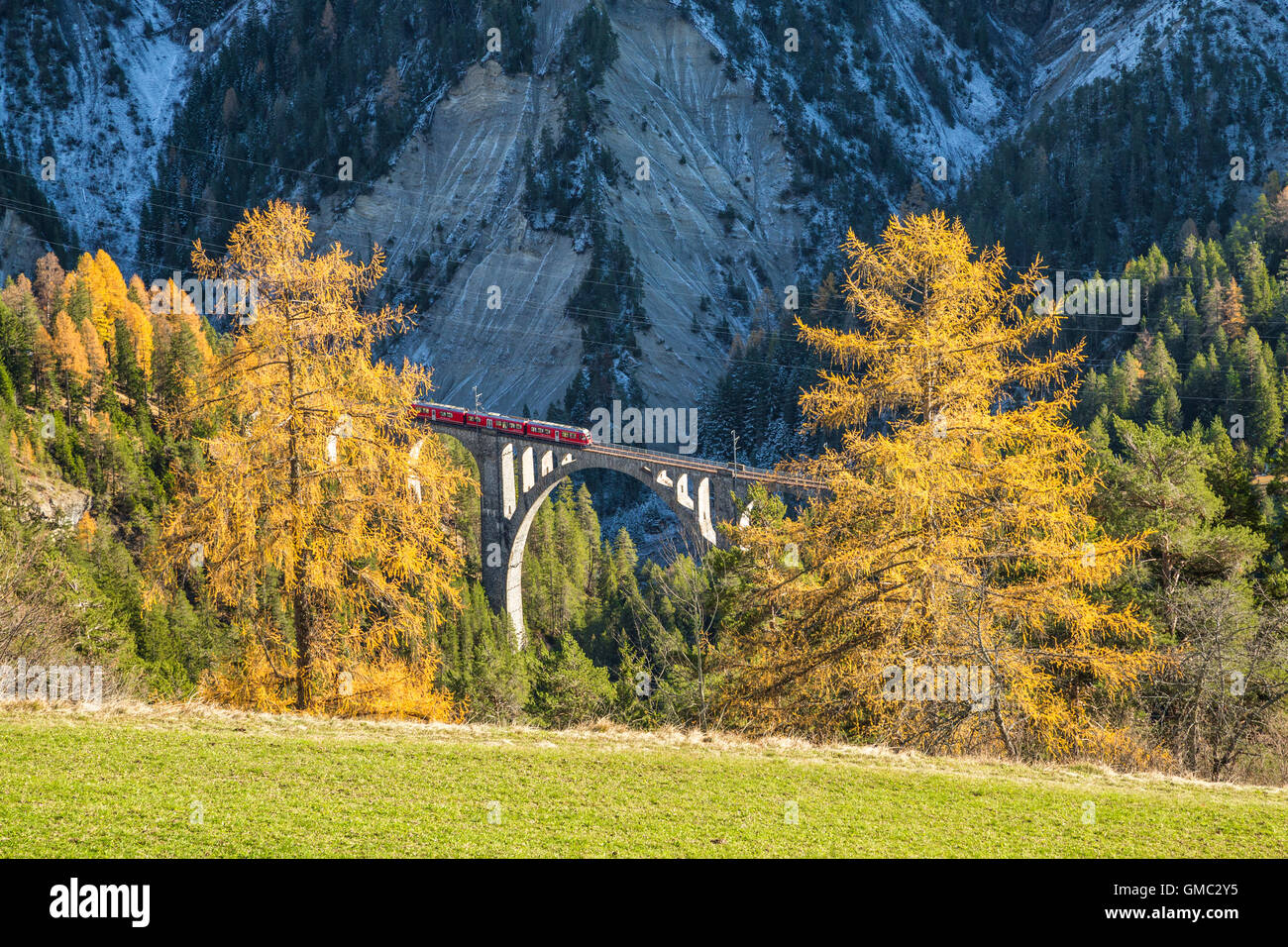 Bernina express landwasser viaduct hi-res stock photography and images ...