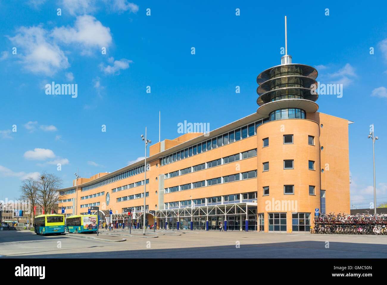 Modern bus station hi-res stock photography and images - Alamy