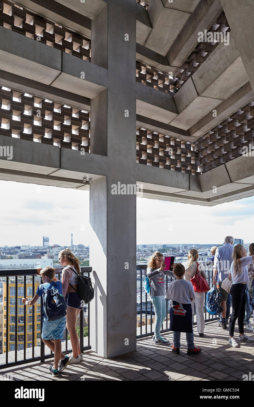 Exposed platform hi-res stock photography and images - Alamy