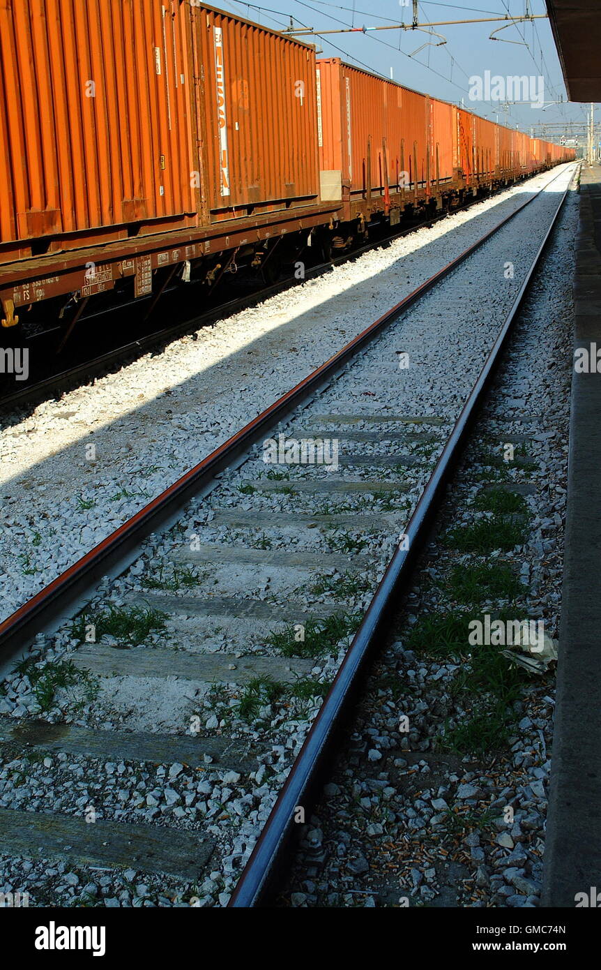 Picture of train and railway tracks Stock Photo - Alamy