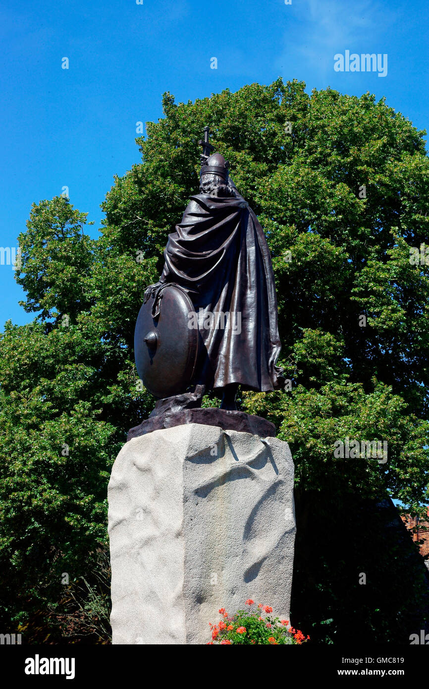 King Alfred Statue Wantage High Resolution Stock Photography and Images ...