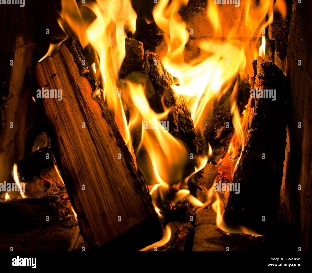 Fireplace wood flames ash close hi-res stock photography and images - Alamy