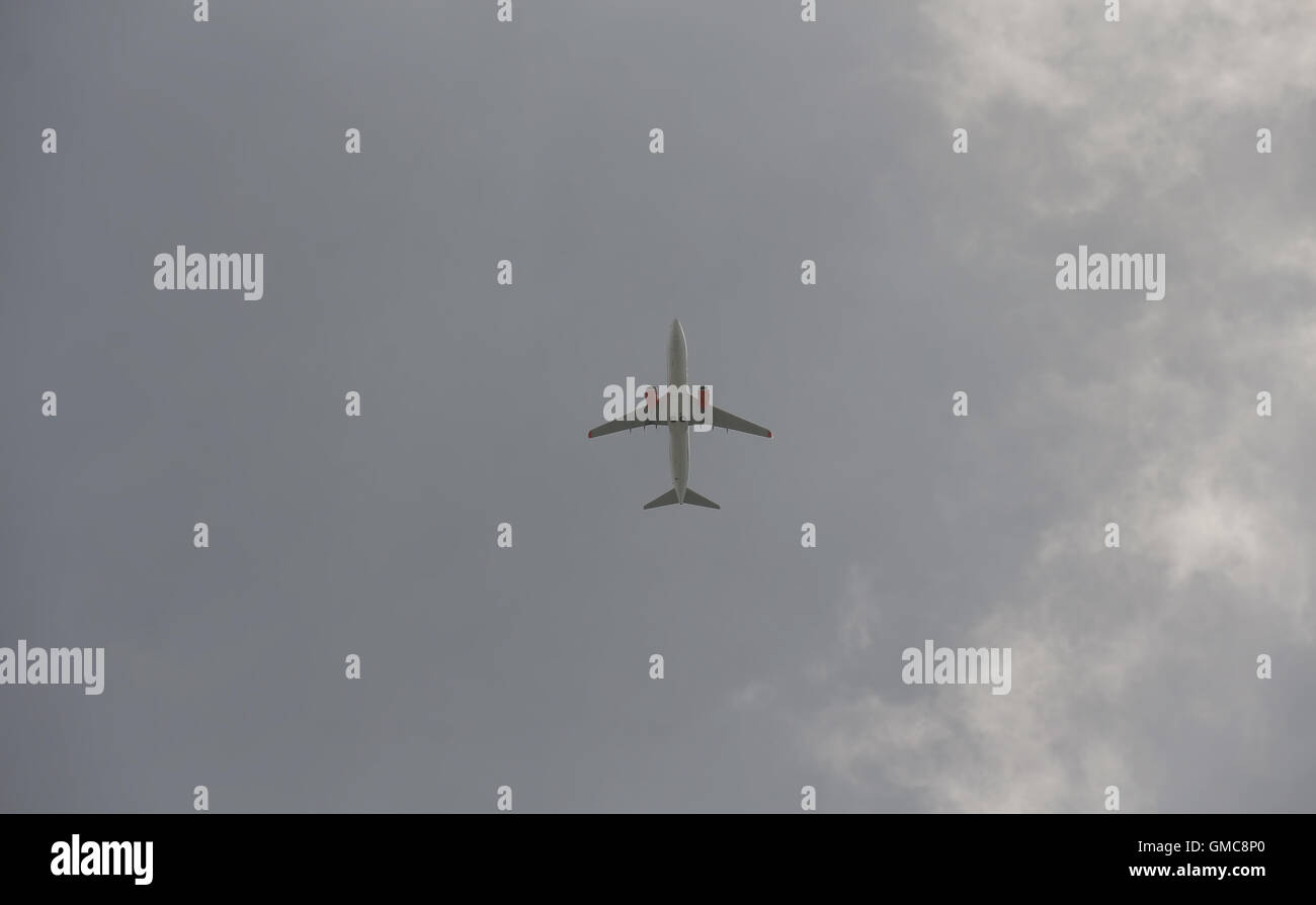Civil aircraft hi-res stock photography and images - Alamy