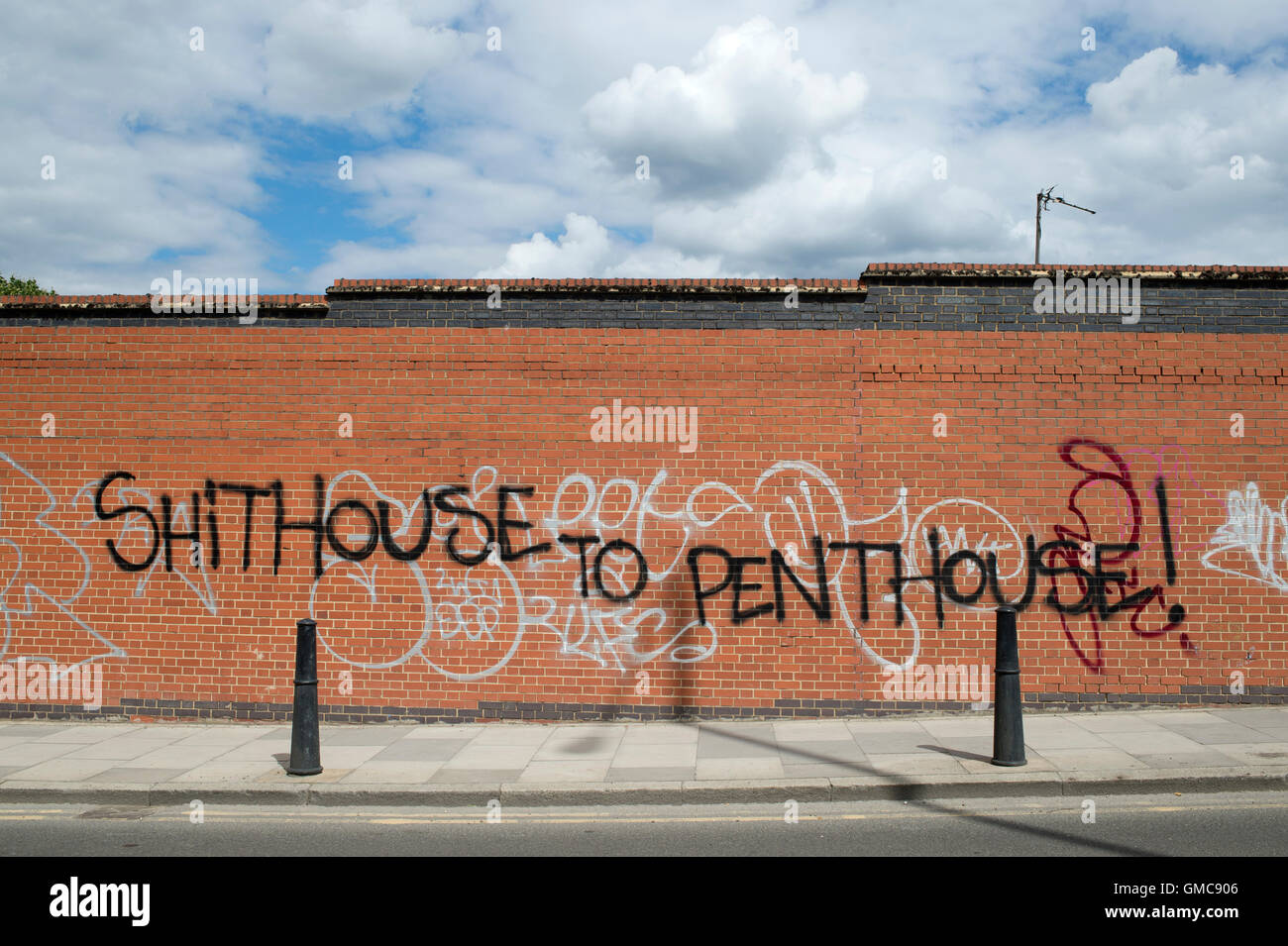 Shithouse hi-res stock photography and images - Alamy