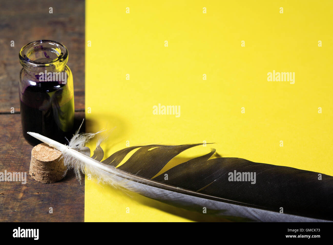 Ink inkpot quill pen hi-res stock photography and images - Alamy