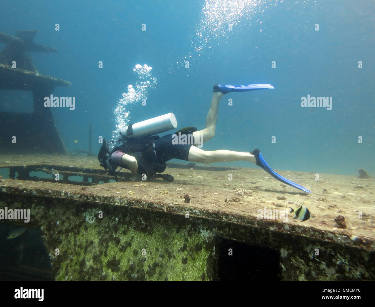 Female scuba diver ship hi-res stock photography and images - Alamy