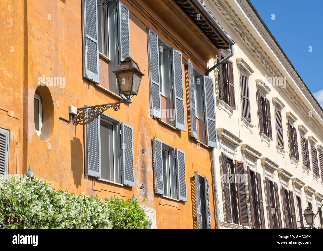 Traditional Italian alley in Trastevere Rome Italy Stock Photo - Alamy
