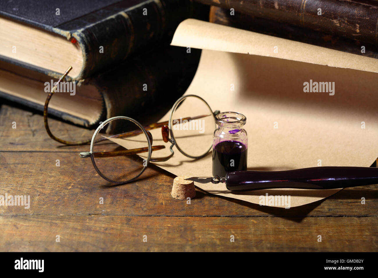 Poet pen hi-res stock photography and images - Alamy