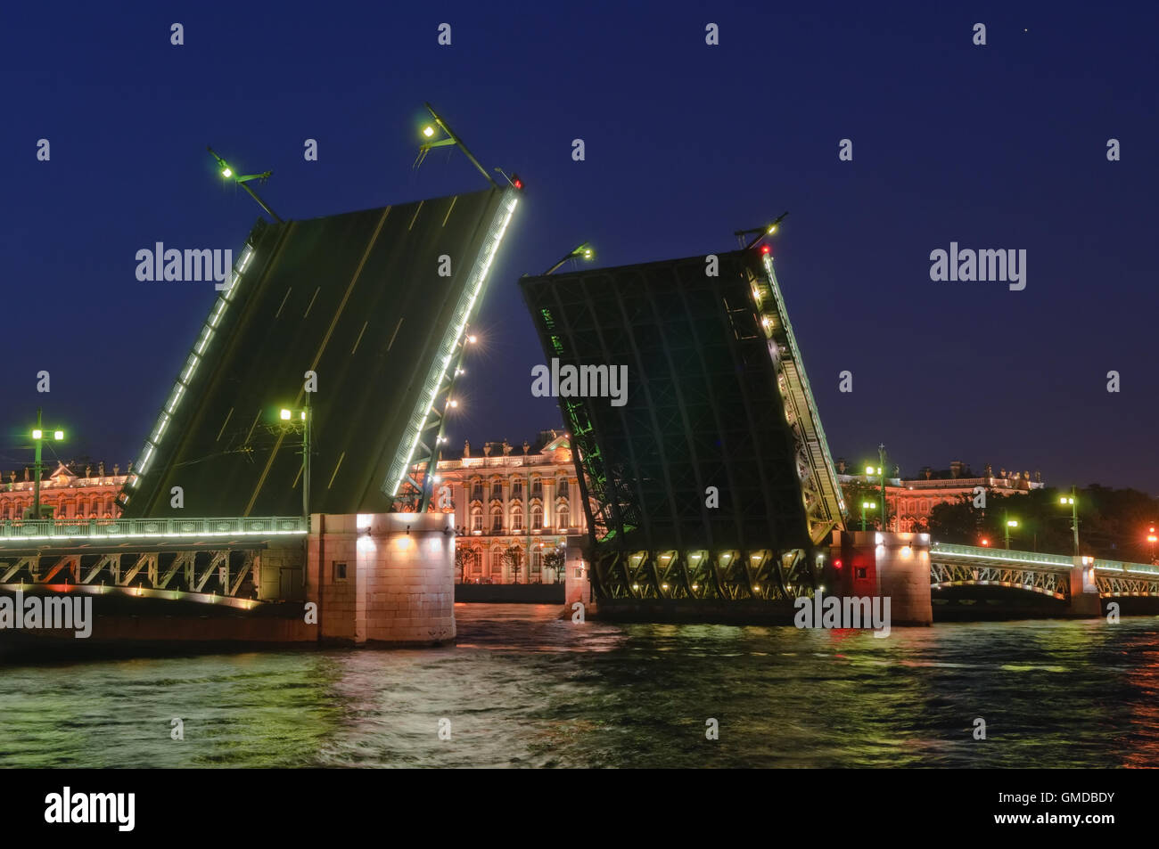 Drawbridge architecture hi-res stock photography and images - Alamy