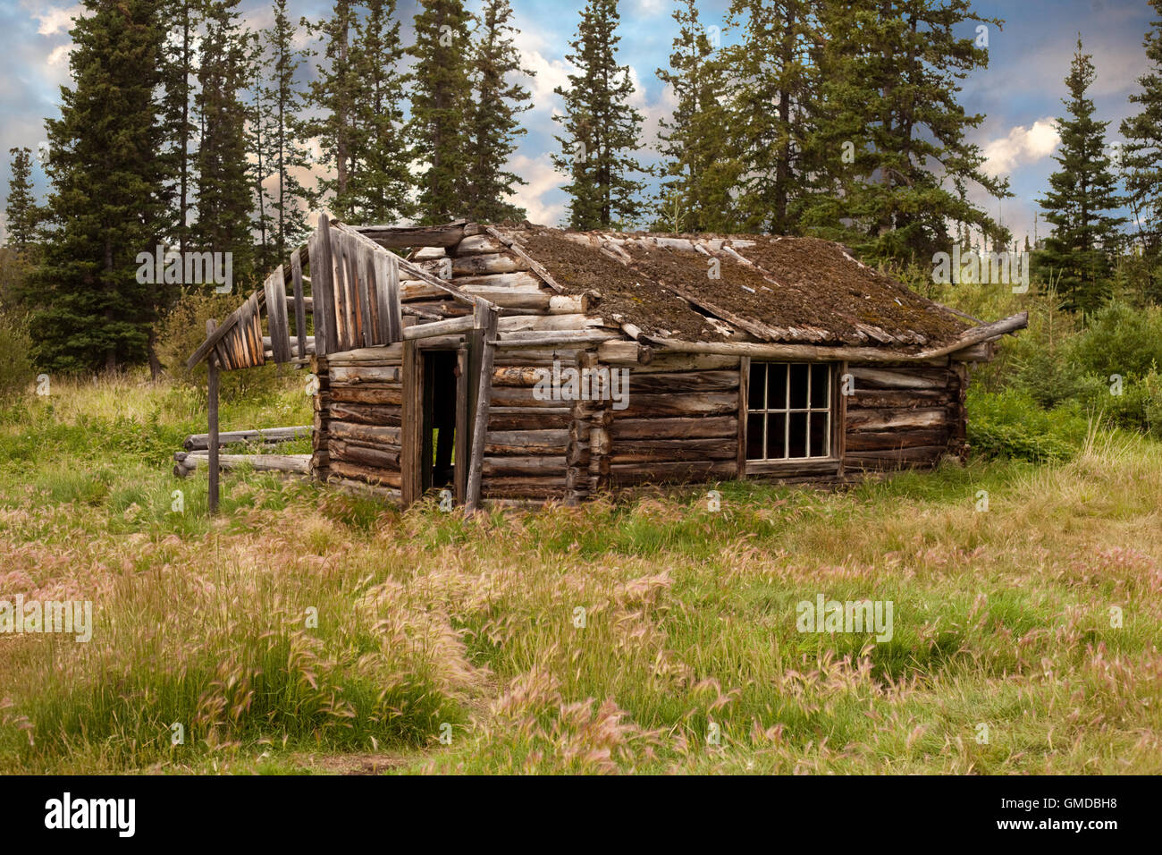 Vintage Yukon Cabin Stock Photo - Alamy