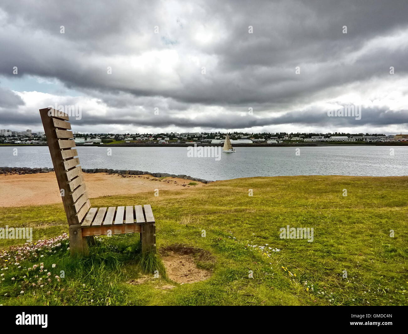 Empty wooden bench river hi-res stock photography and images - Alamy