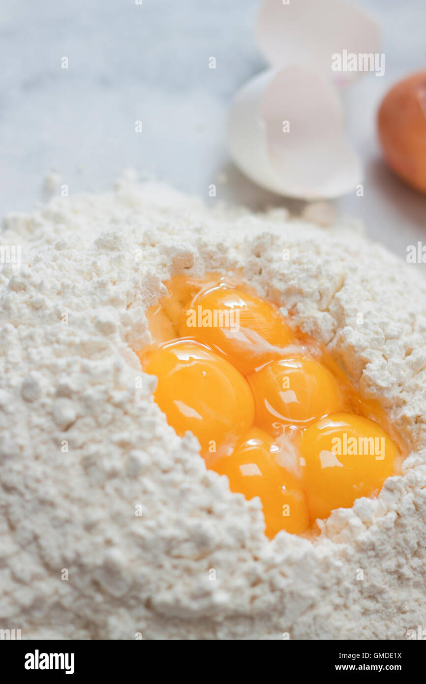 Egg yokes hi-res stock photography and images - Alamy
