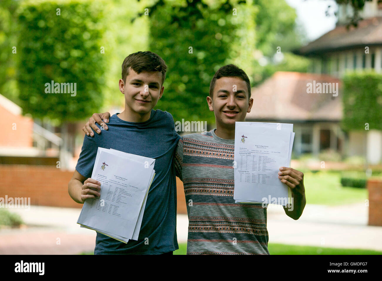 Non Identical Twins Black Fraternal Twins Hi Res Stock Photography And