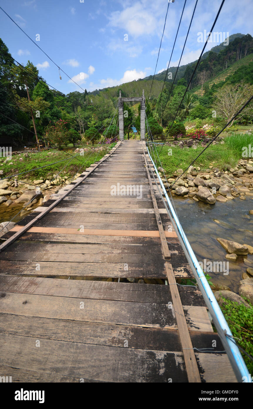 Rope bridge to cross river hi-res stock photography and images - Alamy