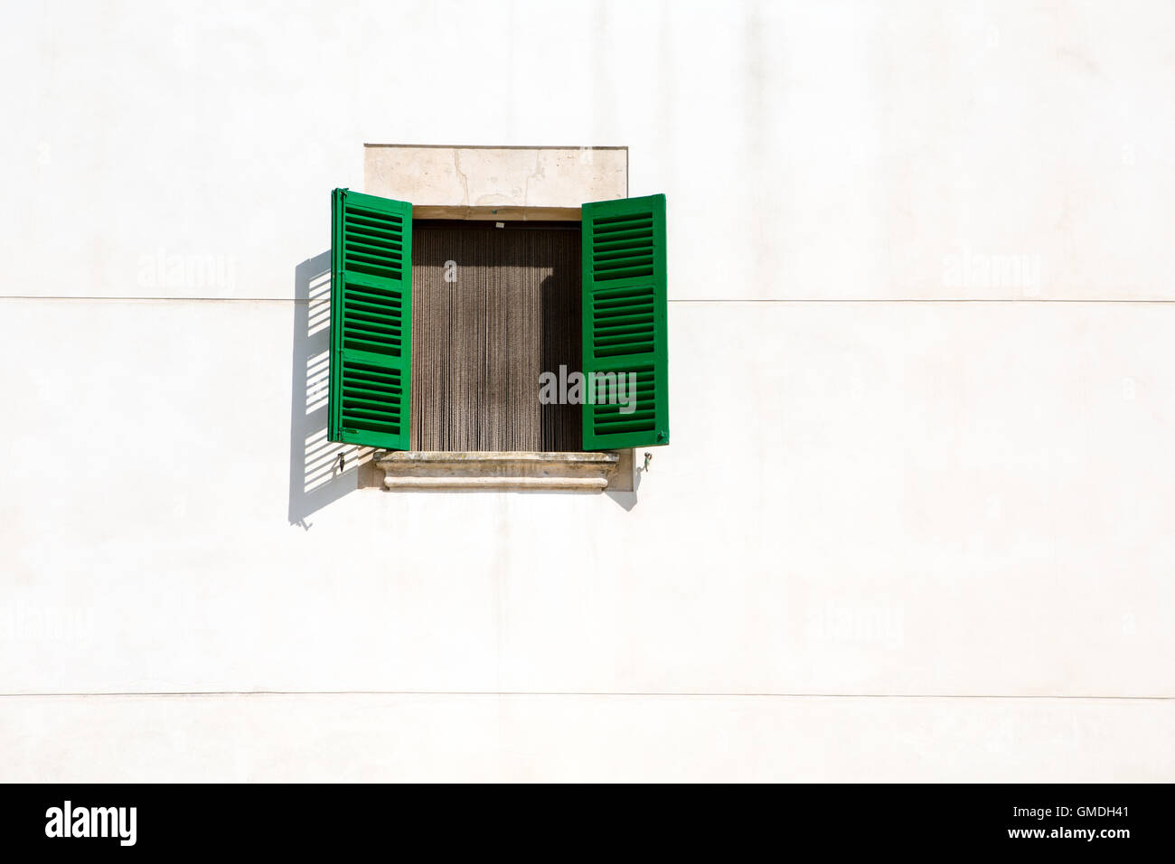 Shutter shadow wall hi-res stock photography and images - Alamy