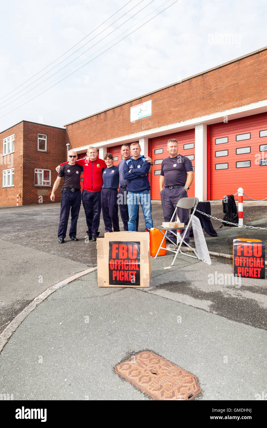 Fire Services Strike Stock Photo - Alamy