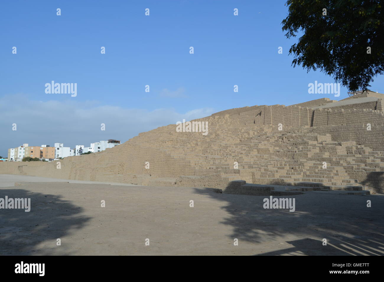 Huaca Pucllana, Peru Stock Photo - Alamy