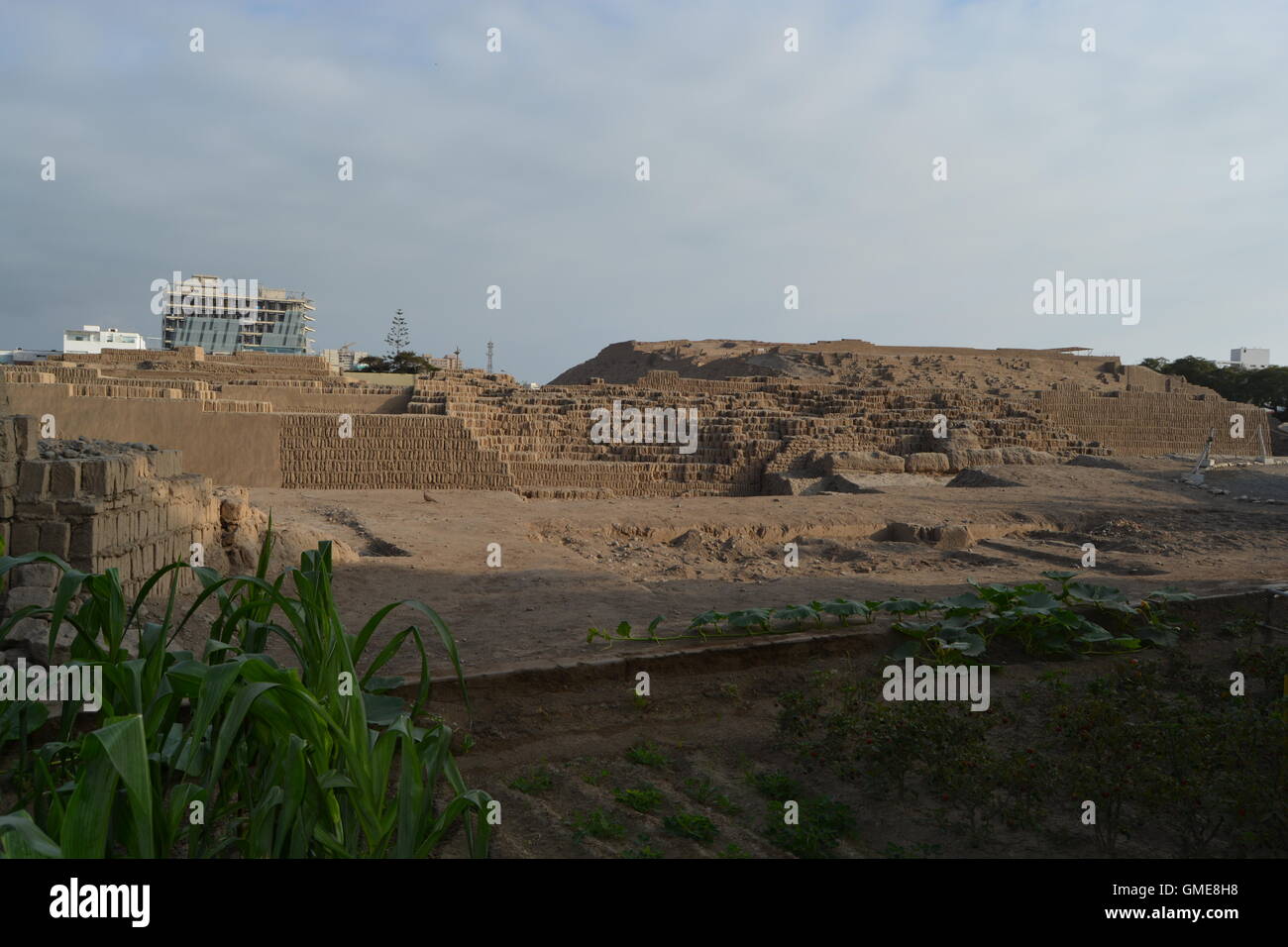 Huaca Pucllana, Lima, Peru Stock Photo - Alamy