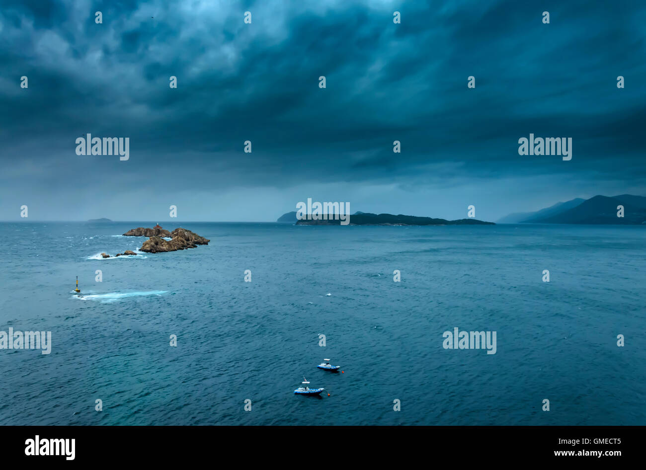 Dramatic adriatic storm waves hi-res stock photography and images - Alamy